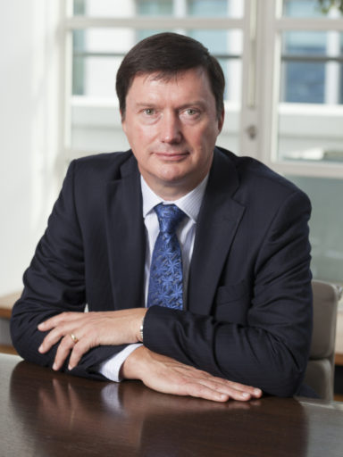 Board & Management Team - People - About - Derwent London